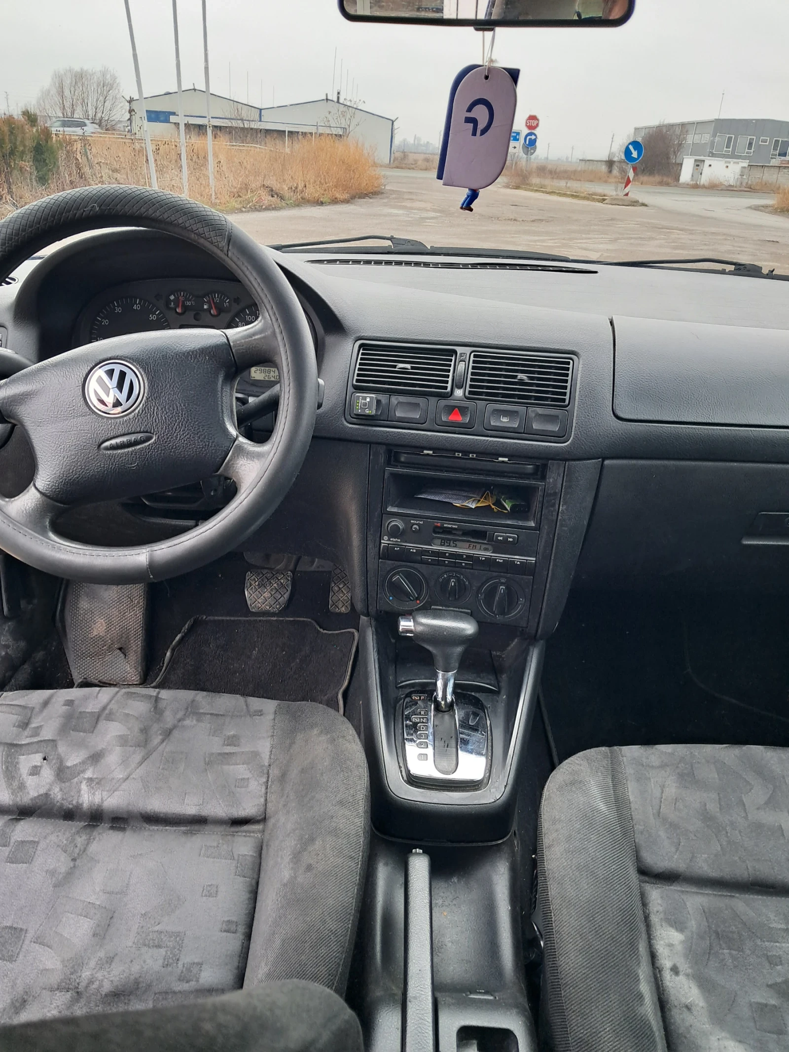 VW Golf 1.6sr ≫ 1999 • 1 900 EUR • ID: 18750675 | Auto.bg